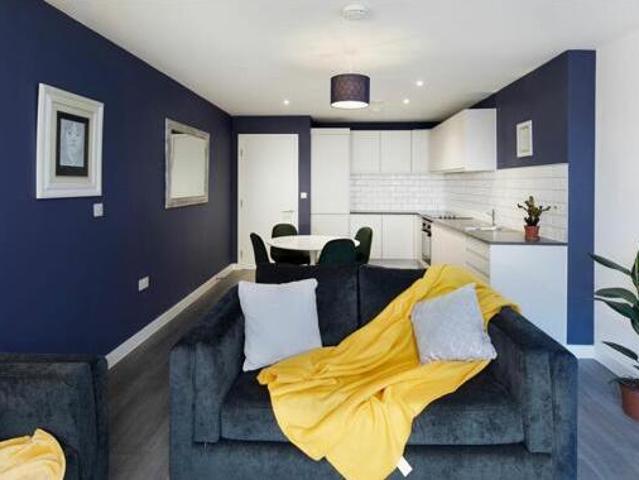 3 Bedroom Apartment For Rent In 86 Talbot Road, Manchester