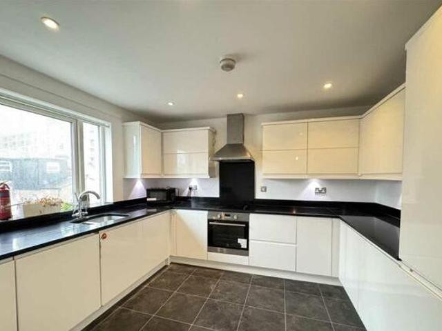 3 Bedroom Apartment For Rent In 83 Tiller Road