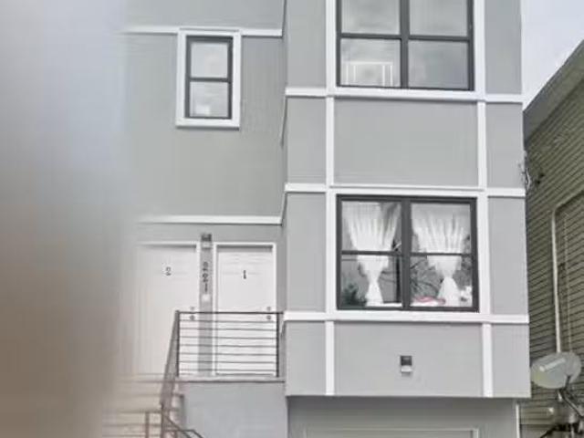 3 bedroom apartment for rent 221 16th Ave