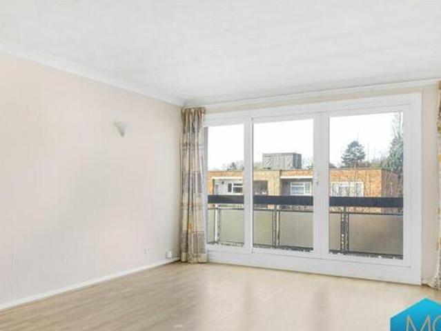 3 Bedroom Apartment For Sale In Manor Road, Barnet