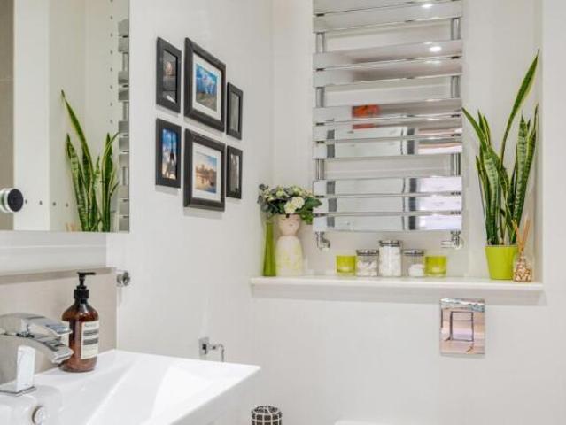3 bedroom apartment for sale in Maple Road, London, SE20