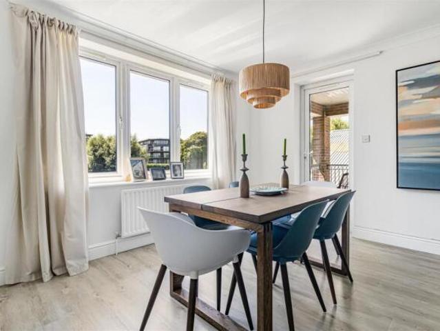 3 bedroom apartment for sale in Mariners Way, Cambridge, CB4