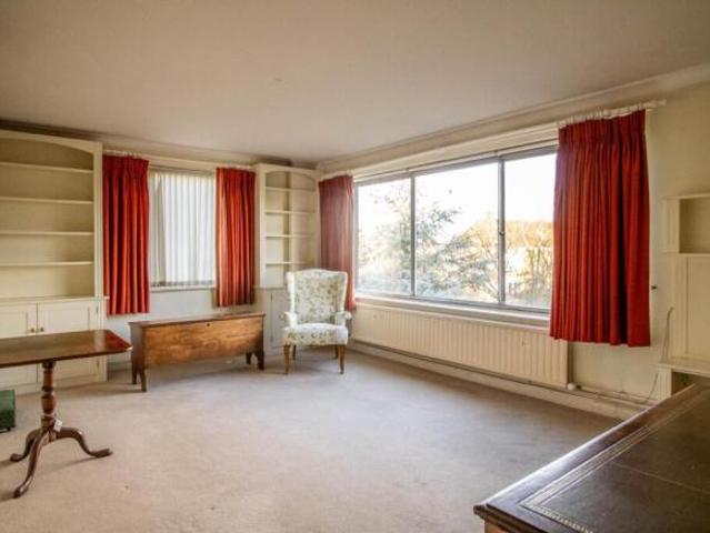 3 bedroom apartment for sale in Marlborough Court, Cambridge, CB3