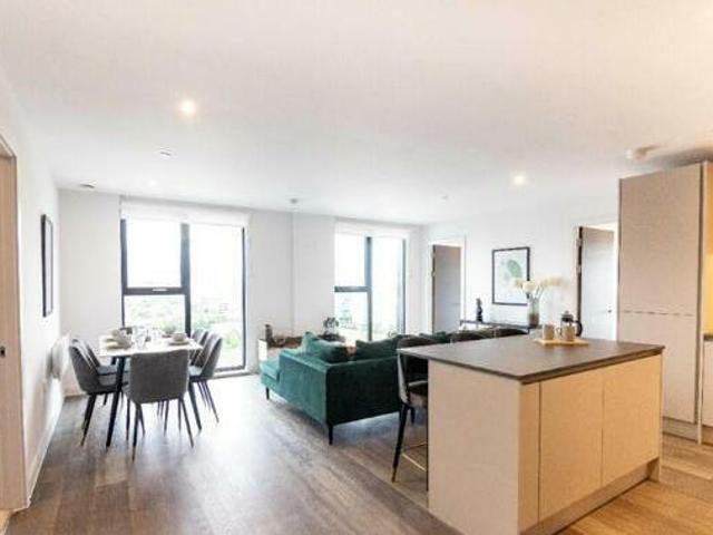 3 Bedroom Apartment For Sale In Media City Uk