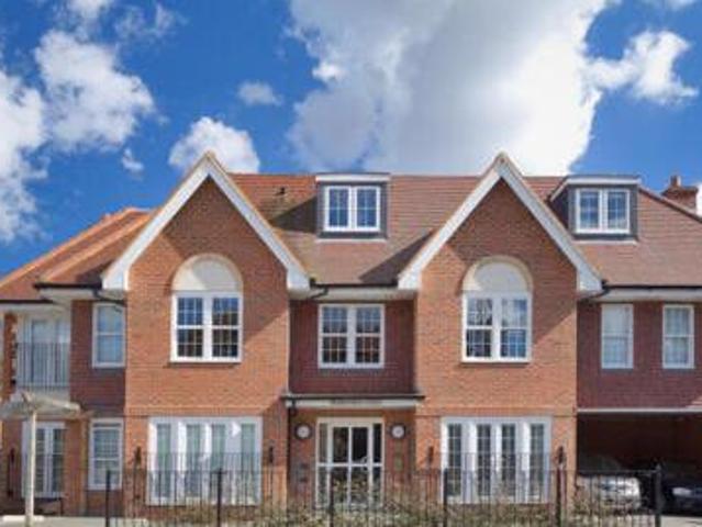 3 Bedroom Apartment For Sale In Mill Hill East, London