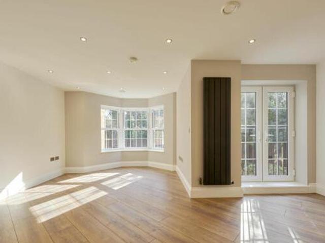3 Bedroom Apartment For Sale In Mill Hill East, London