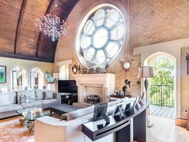 3 Bedroom Apartment For Sale In Mill Hill, London