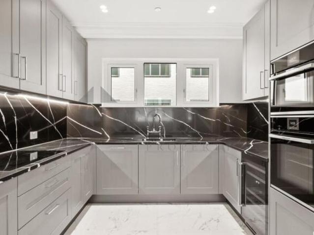 3 bedroom apartment for sale in Millbank, Westminster, SW1P