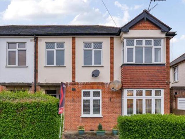 3 Bedroom Apartment For Sale In Morden, Surrey