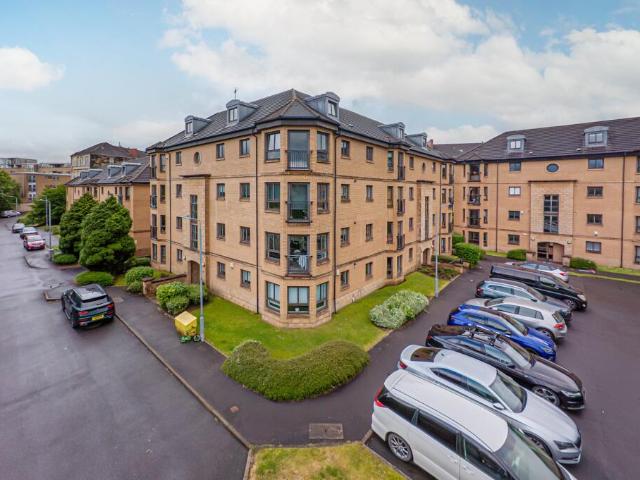 3 bedroom apartment for sale in Nursery Street, Pollokshields, Glasgow, G41