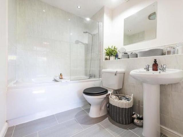 3 bedroom apartment for sale in New Road, Solihull, B91