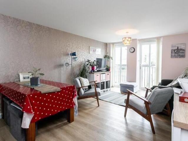 3 bedroom apartment for sale in Newhaven Place, Edinburgh, EH6