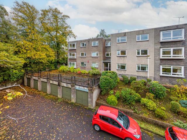 3 bedroom apartment for sale in Nithsdale Road, Pollokshields, Glasgow, G41