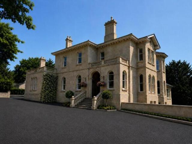 3 bedroom apartment for sale in Oakfield, Bath, Somerset, BA1