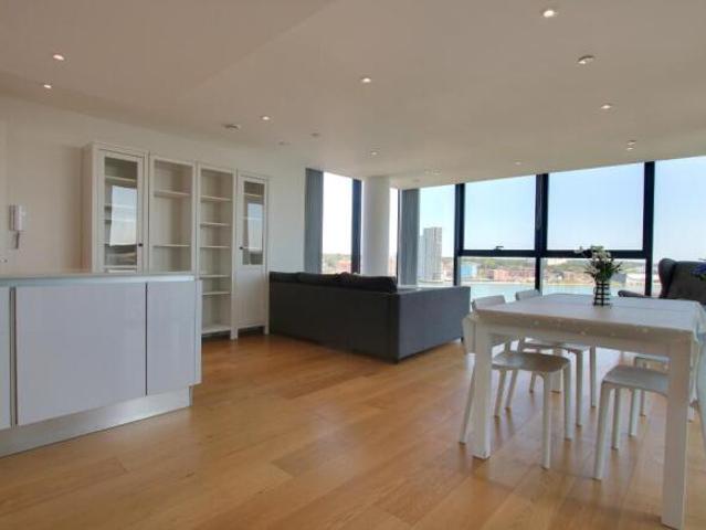 3 bedroom apartment for sale in Ocean Village, Southampton, SO14