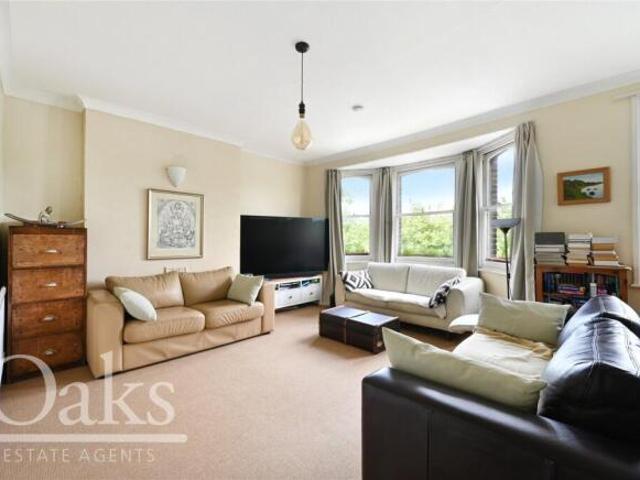 3 bedroom apartment for sale in Avenue Park Road, West Norwood, SE27