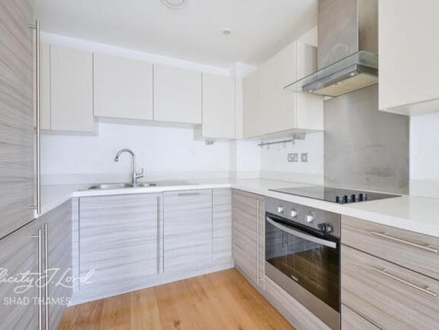 3 bedroom apartment for sale in Abbey Street, London, SE16