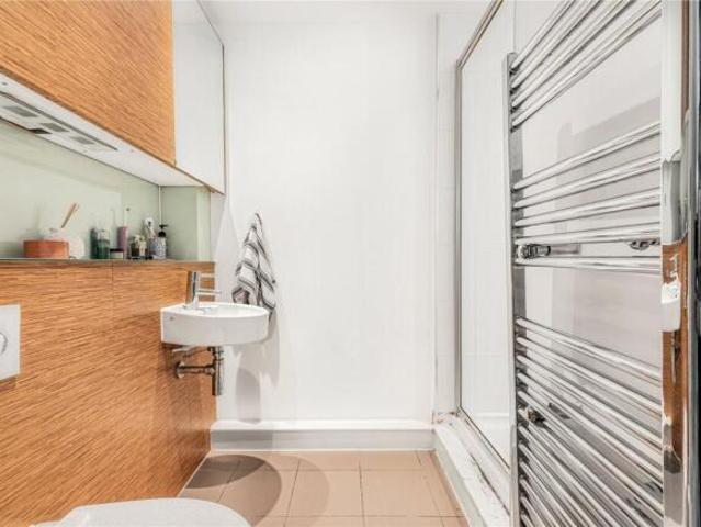 3 bedroom apartment for sale in Acer Road, London, E8