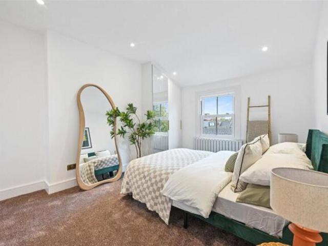 3 bedroom apartment for sale in Adelaide Grove, London, W12