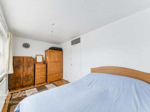 3 bedroom apartment for sale in Approach Close, London N16