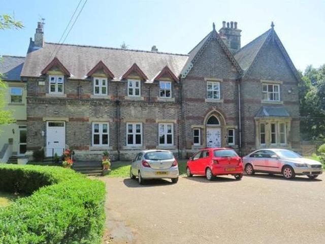 3 bedroom apartment for sale in Armthorpe Lane Barnby Dun Doncaster DN3