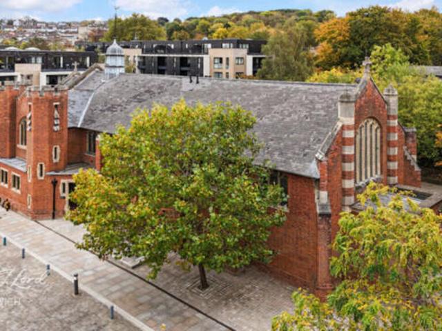 3 bedroom apartment for sale in Ashmore Road, London SE18