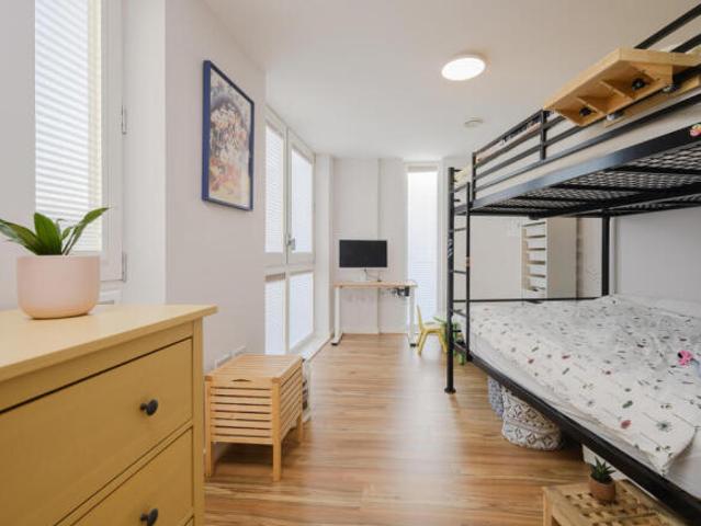 3 bedroom apartment for sale in Baltic Avenue, Brentford, TW8