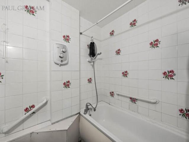 3 bedroom apartment for sale in Barnard Close, Wallington, SM6