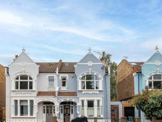 3 Bedroom Apartment For Sale In Bishops Park