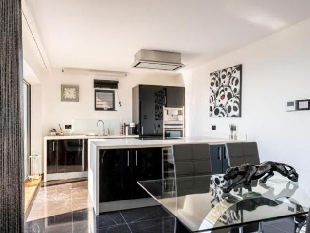 3 bedroom apartment for sale in Ocean, 55 Boscombe Overcliff Drive, Bournemouth, BH5 2DW, BH5