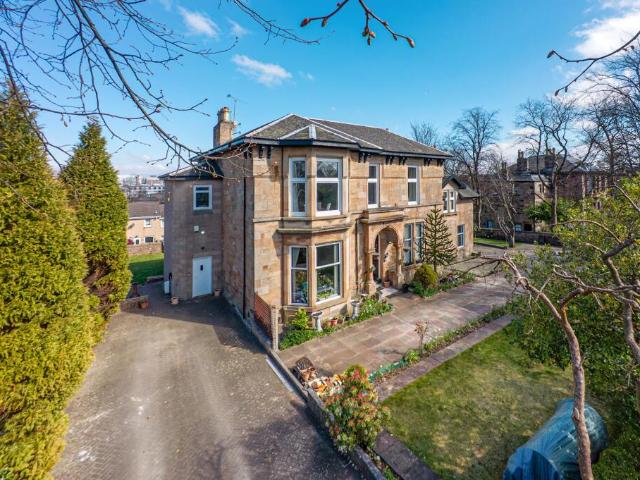 3 bedroom apartment for sale in Bruce Road, Pollokshields, Glasgow, G41