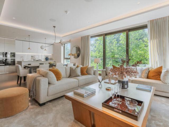 3 bedroom apartment for sale in Campden Hill, Kensington, London, W8
