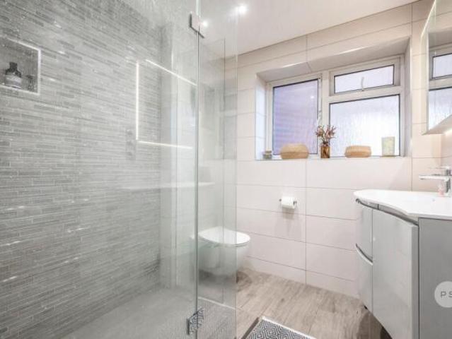 3 bedroom apartment for sale in Canford Court, Cliff Drive, Canford Cliffs, Poole, BH13