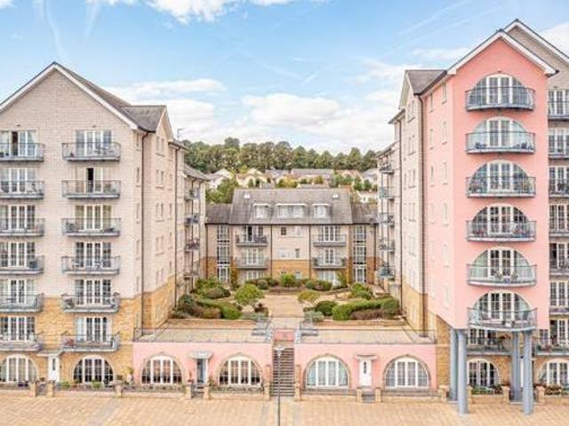 3 bedroom apartment for sale in Centre Quay Lower Burlington Road Bristol BS20