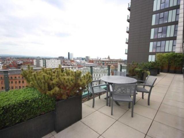 3 bedroom apartment for sale in Church Street, Manchester, M4