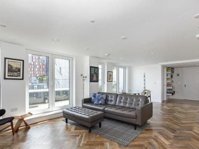 3 Bedroom Apartment For Sale In City Road, London