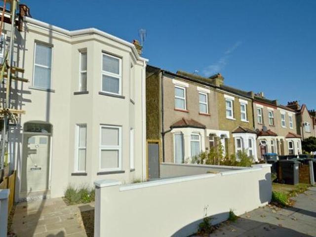 3 Bedroom Apartment For Sale In Croydon