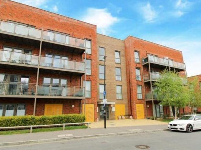 3 Bedroom Apartment For Sale In Croydon