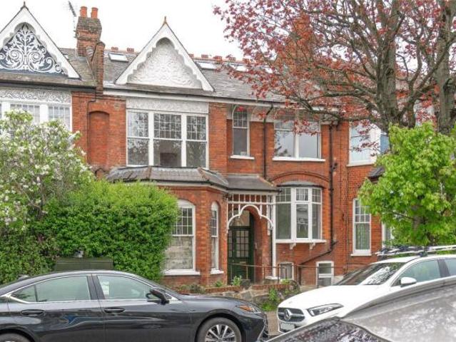 3 bedroom apartment for sale in Dukes Avenue, London, N10