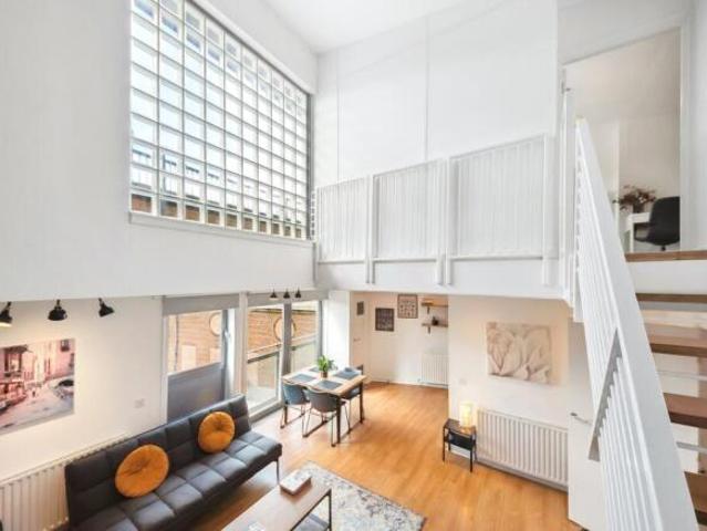 3 bedroom apartment for sale in Dumbarton Road, Partick, Glasgow, G11