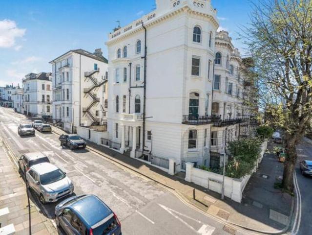 3 bedroom apartment for sale in Denmark Terrace, Brighton, BN1
