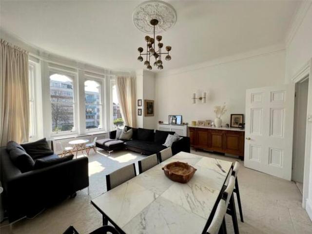 3 bedroom apartment for sale in Devonshire Place, Eastbourne, BN21