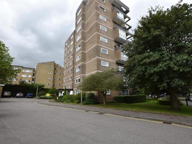 3 bedroom apartment for sale in Esplanade Court, St. Mary's Walk, Harrogate, HG2