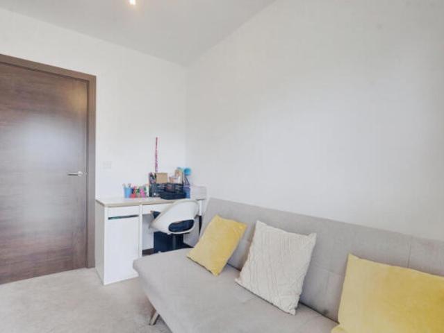 3 bedroom apartment for sale in Fairfax Drive, Westcliff on sea, SS0