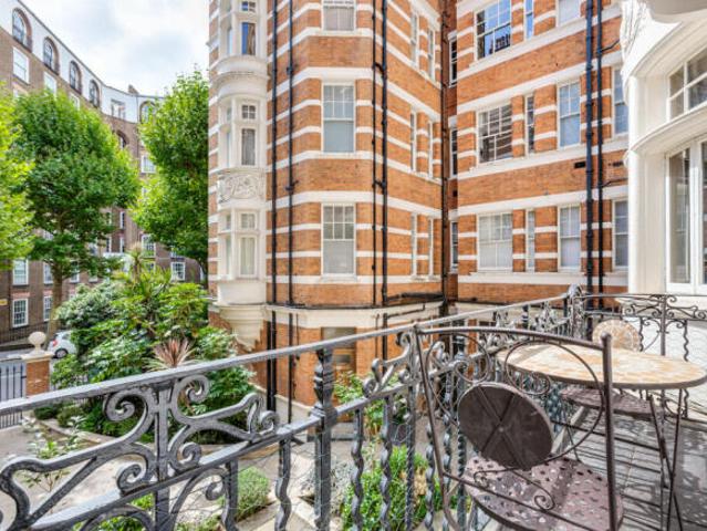 3 bedroom apartment for sale in Fitzjames Avenue, London, W14