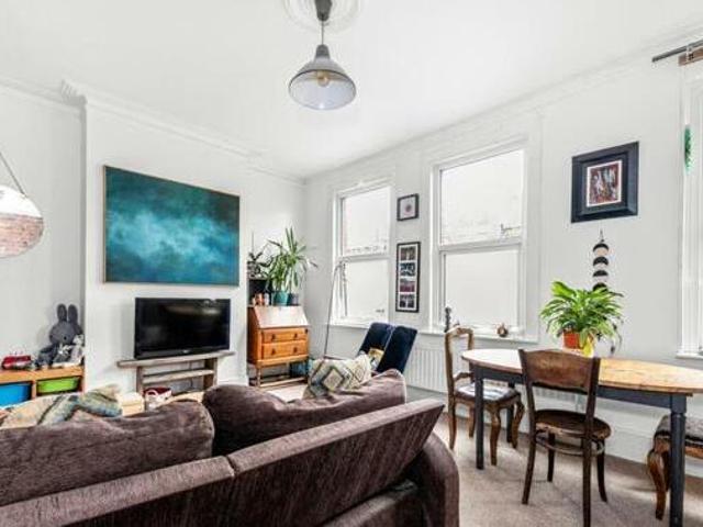 3 Bedroom Apartment For Sale In Forest Hill, London