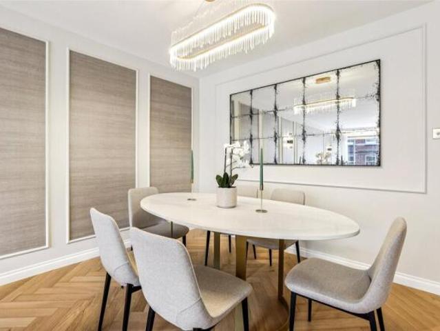 3 bedroom apartment for sale in George Street, London, W1U