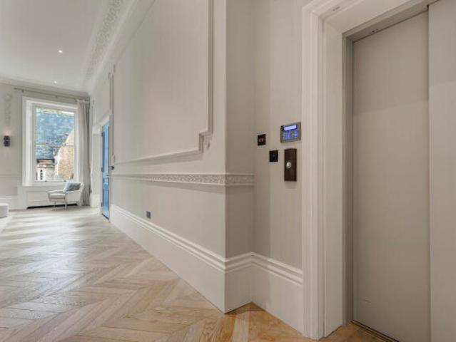 3 bedroom apartment for sale in Gloucester Road, South Kensington, London, SW7