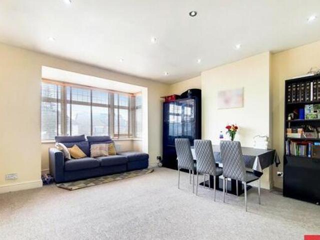 3 Bedroom Apartment For Sale In Golders Green