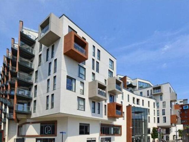3 Bedroom Apartment For Sale In Greenwich, London